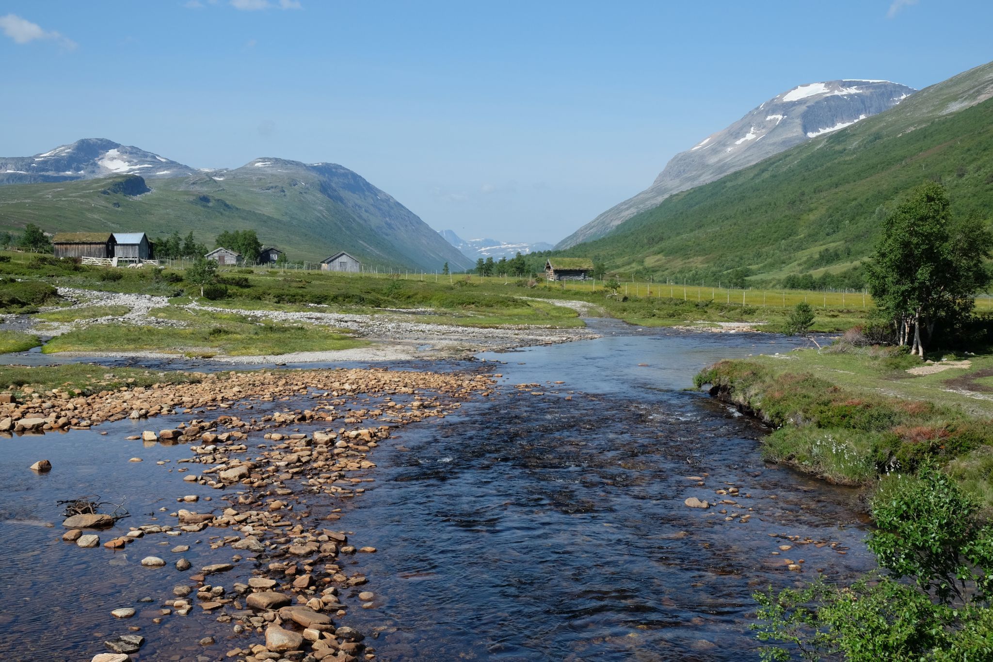 Trekanten i Trollheimen - Utsidan