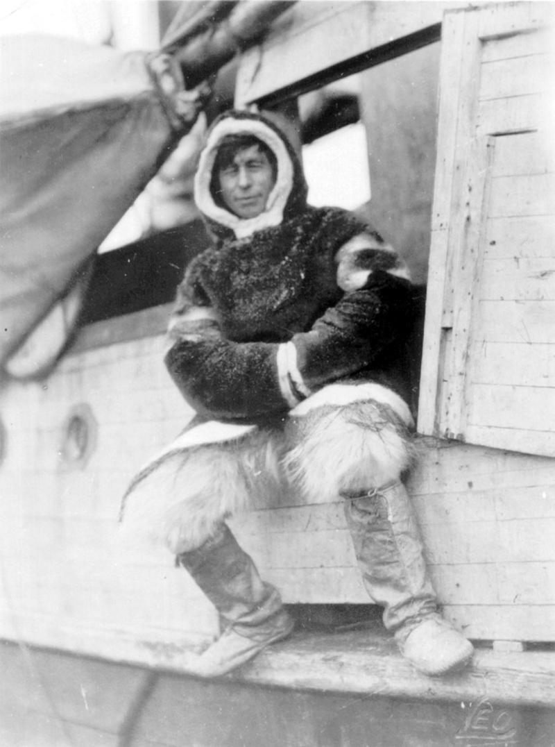 Explorer Knud Rasmussen - Mikael Strandberg - Utsidan